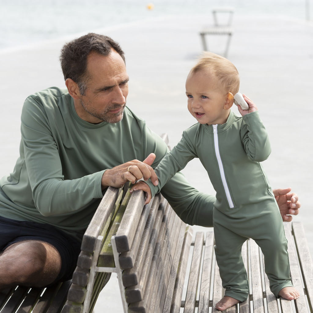 Lou - STAR sunsuit L/S - army - Petit Crabe