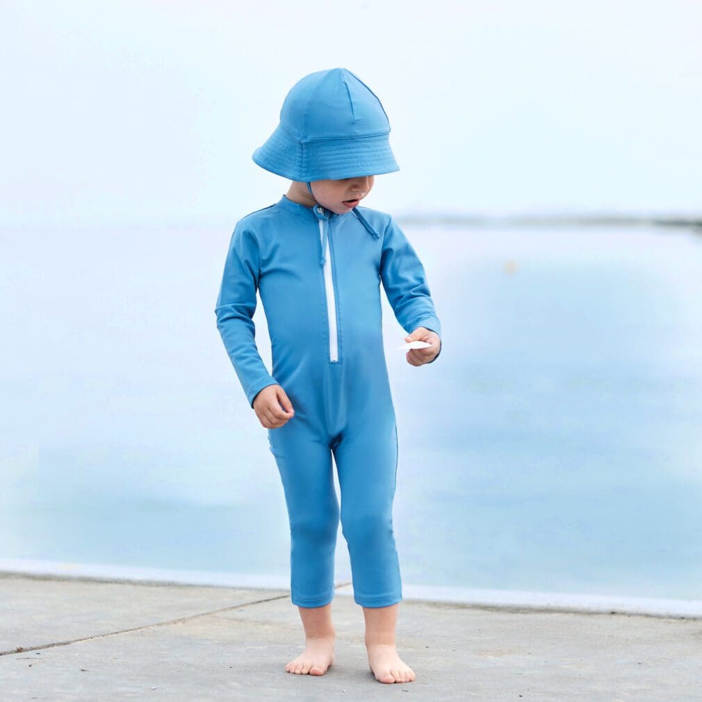 Lou BASIC UV-sunsuit L/S - cornflower - Petit Crabe
