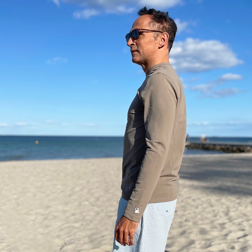 Enzo Man UV-Swimshirt L/S - taupe - Petit Crabe