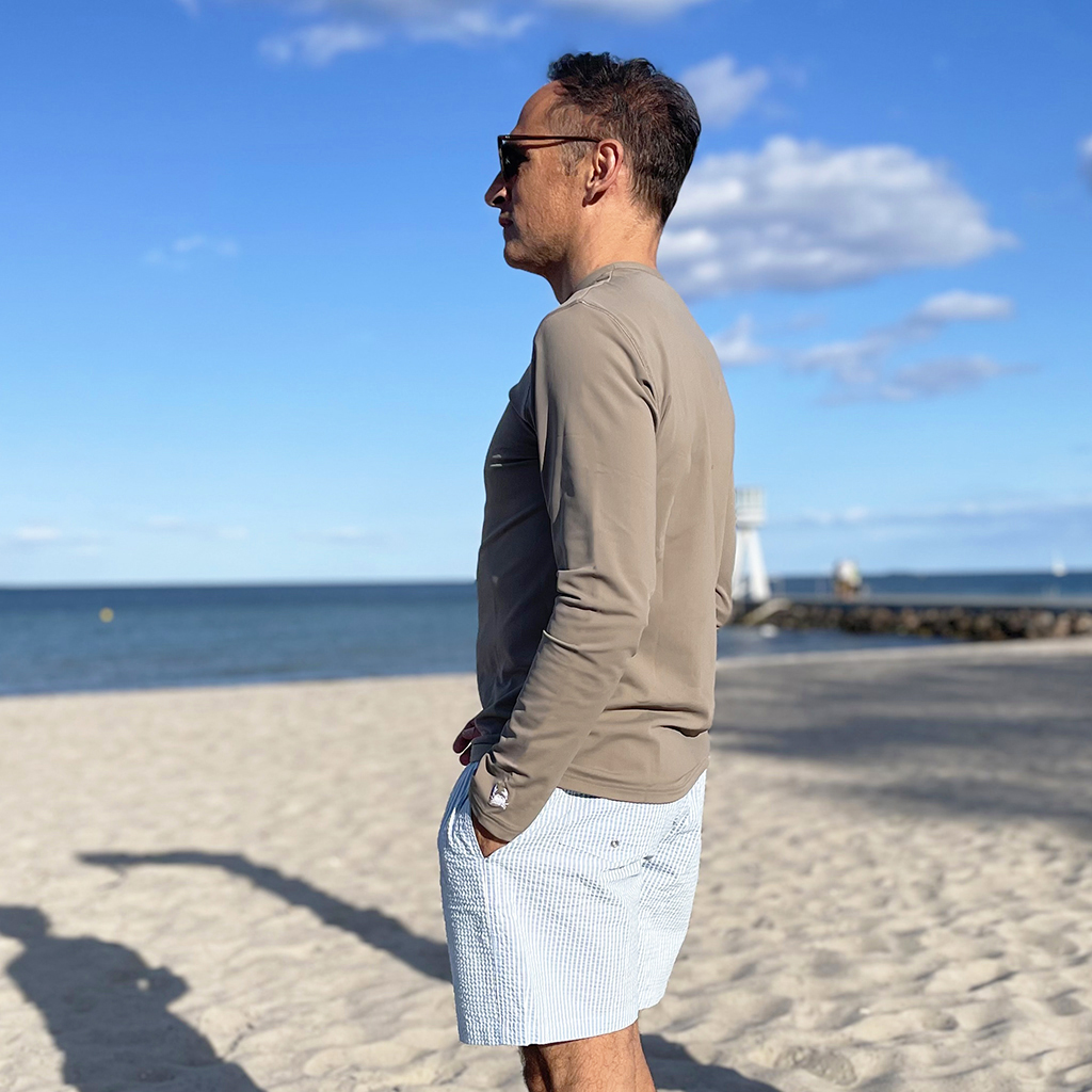 Enzo Man UV-Swimshirt L/S - taupe - Petit Crabe