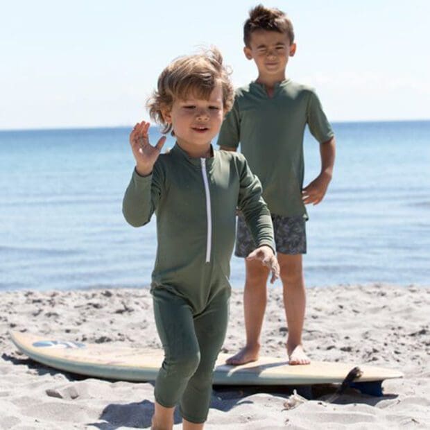 Lou BASIC UV-sunsuit L/S - army - Petit Crabe