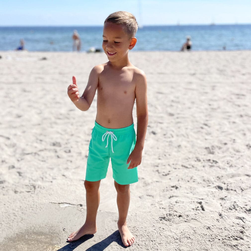 Alex Swim shorts – parrot - Petit Crabe